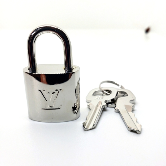 Louis Vuitton | Bags | 35 Silver Authentic Louis Vuitton Lock And 2 ...